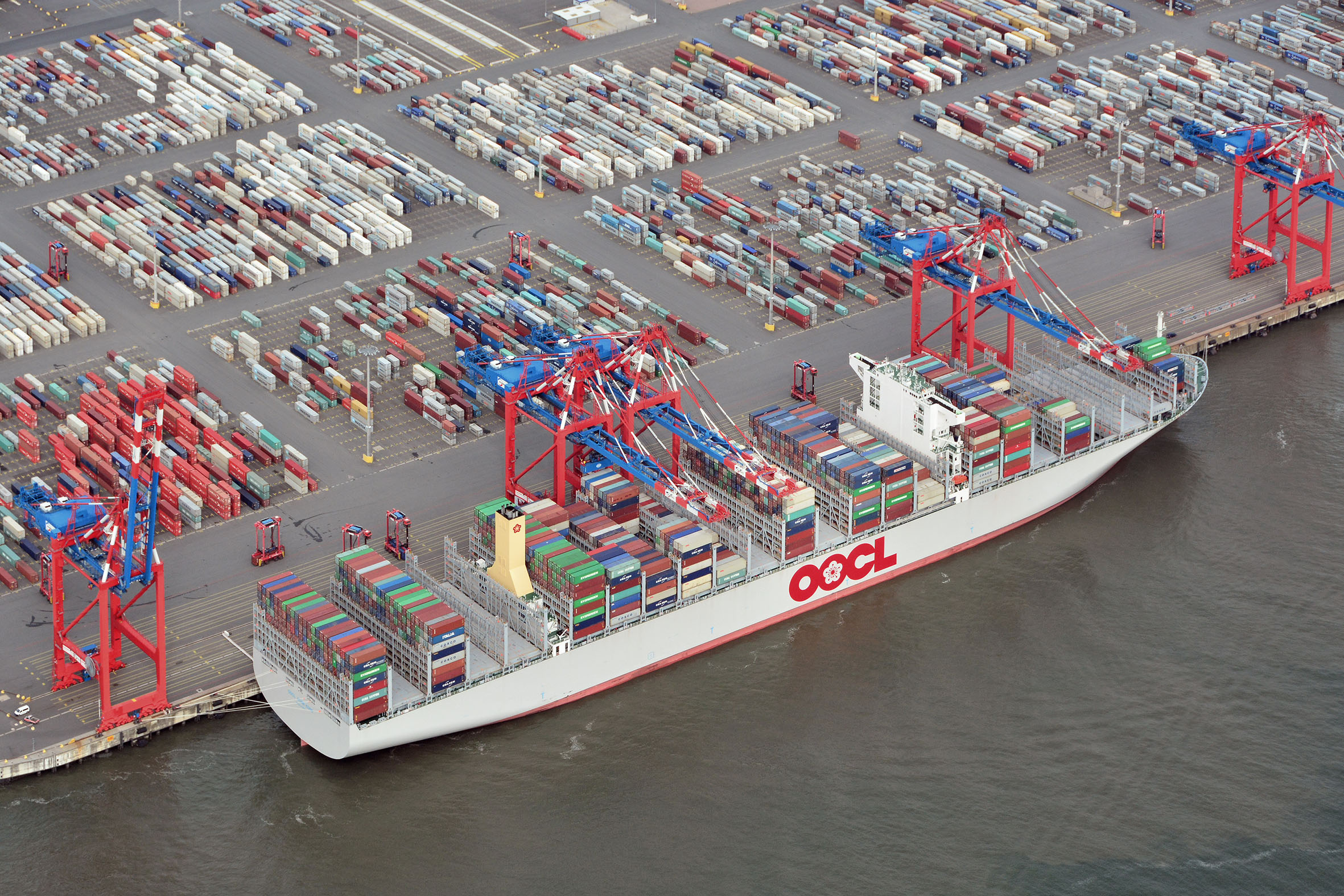 Cosco übernimmt OOCL